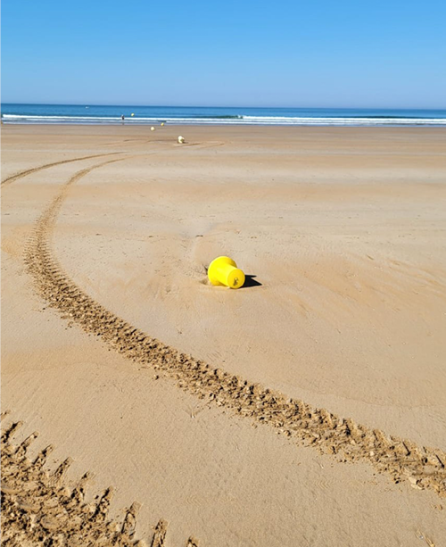 Les repères de plage prennent place à Saint-Jean-de-Monts